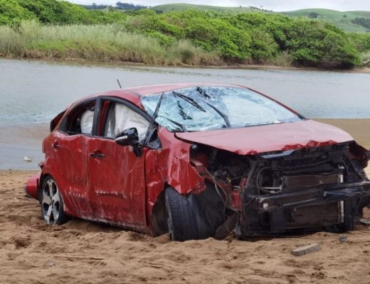 Vehicle crashes off Umzumbe bridge - LNN - South Coast Herald