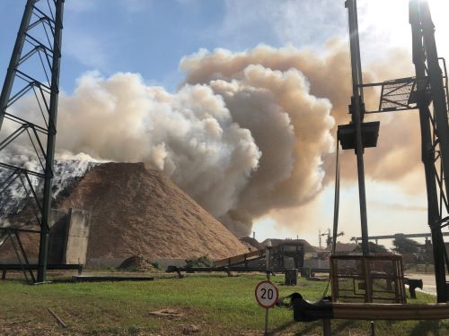 Watch: Aerial fight against Richards Bay woodchip fire intensifies ...